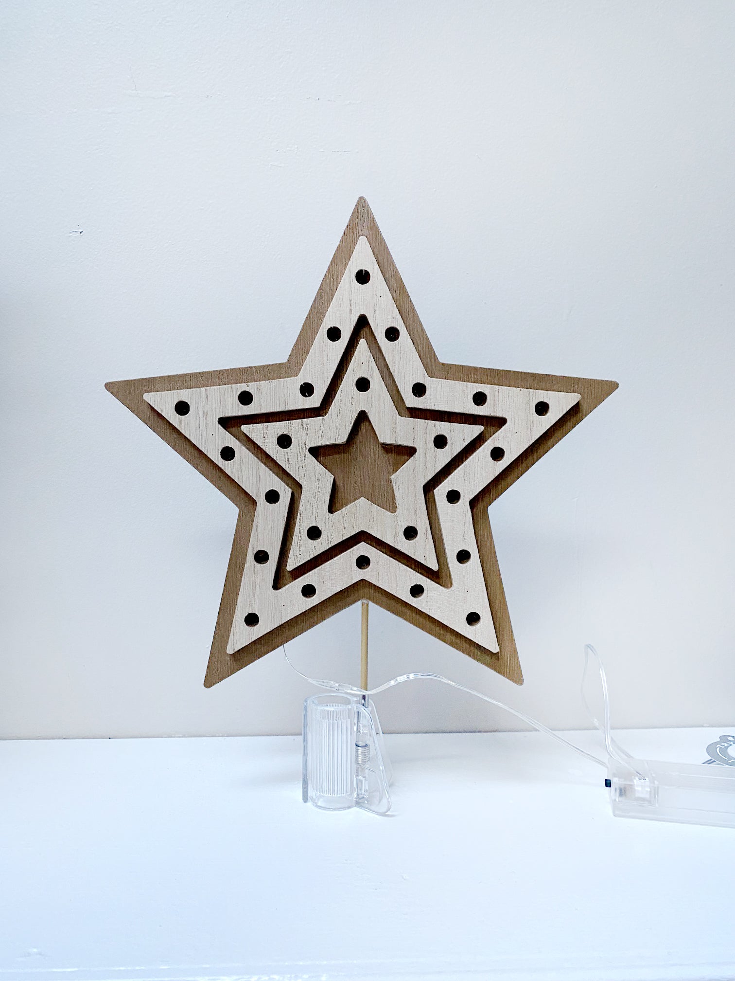 Light Up Wood Tree Topper – Wicked Leap